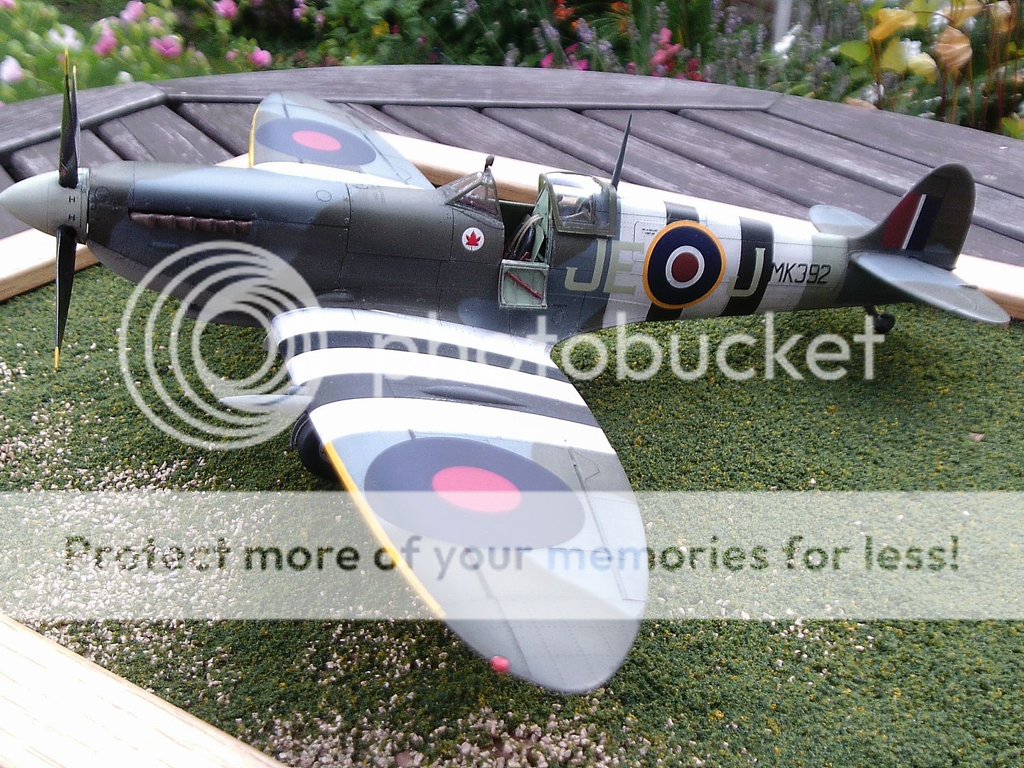 Johnnie Johnson's Spitfire MkIXe, June 1944. Eduard 1/48 ...
