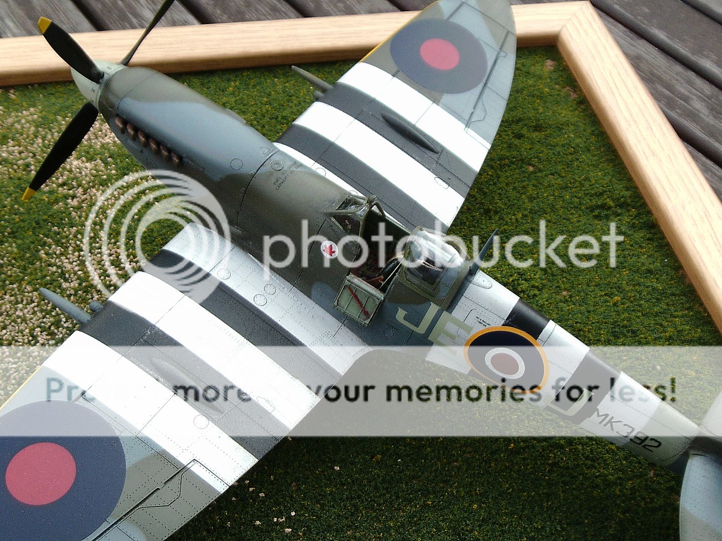 Johnnie Johnson's Spitfire MkIXe, June 1944. Eduard 1/48 ...