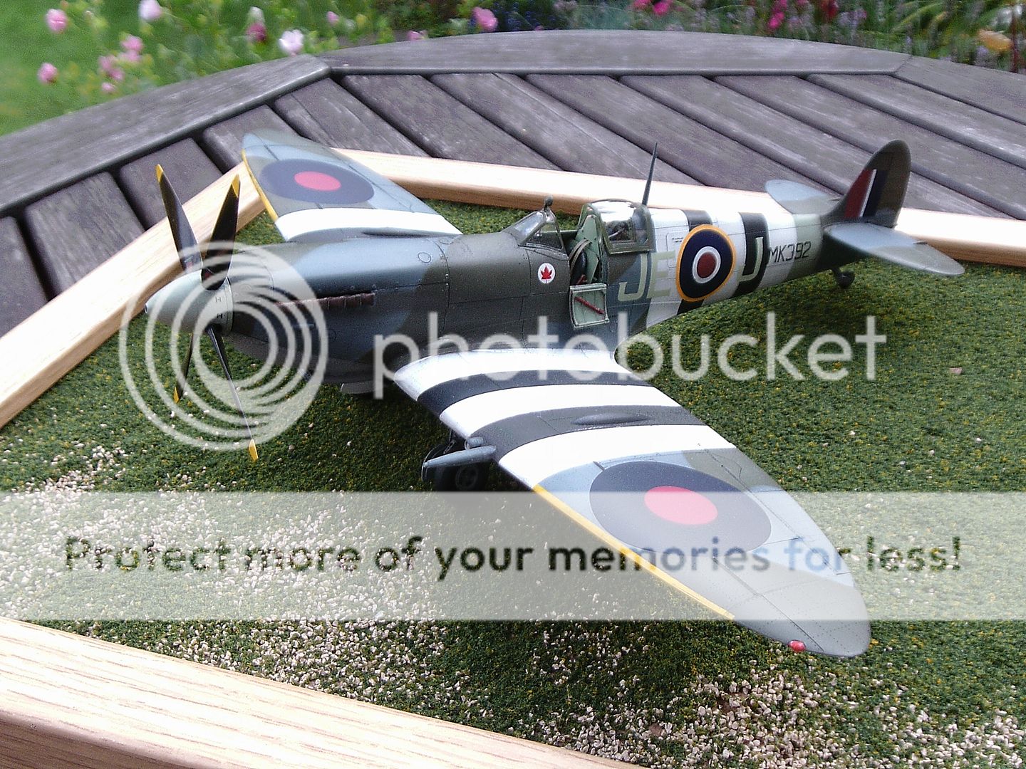 Johnnie Johnson's Spitfire MkIXe, June 1944. Eduard 1/48 ...